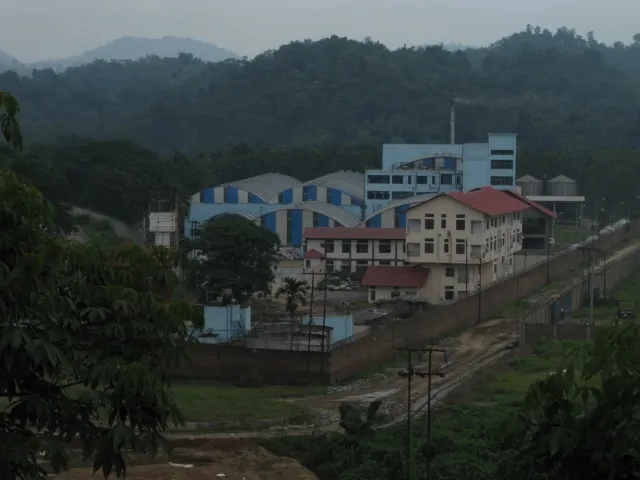 Why is pollution so bad in Meghalaya's Byrnihat?